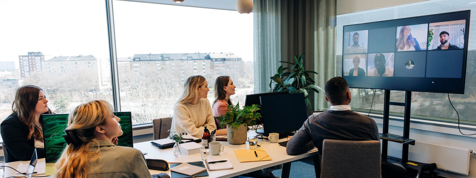 Hybrid Workforce Management: Navigating the Complexities of a Diverse ...